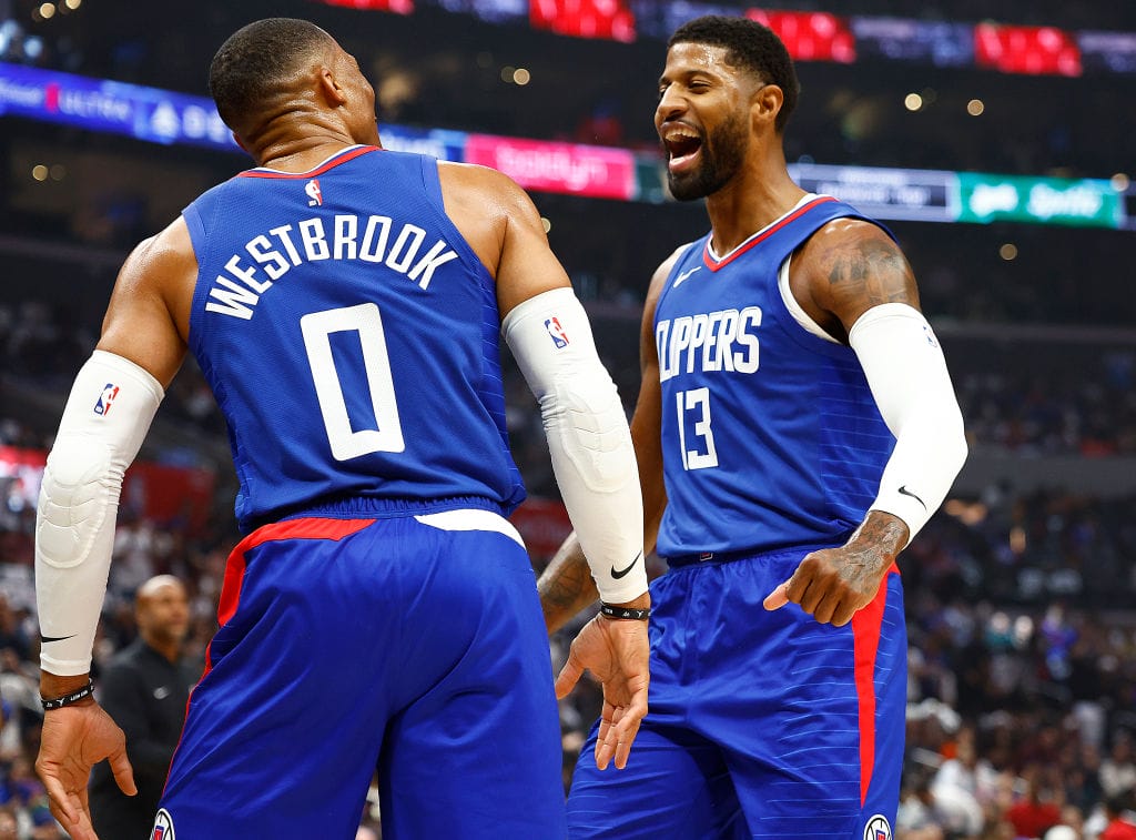 Clippers pass Phoenix